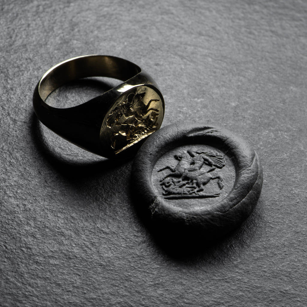 Personalised Signet Ring - WELLINGTON – AHW Studio